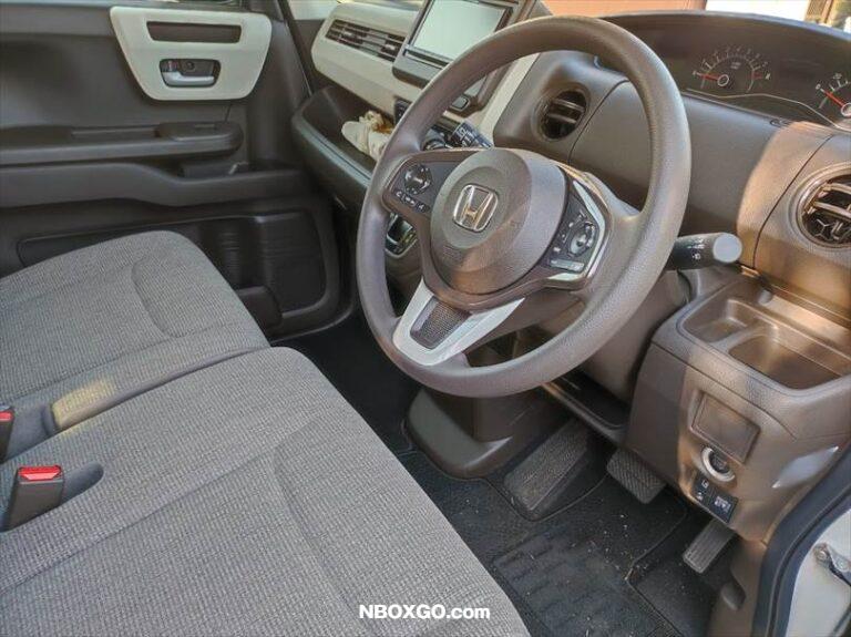 N-BOX(JF3)の収納/ドリンクホルダーはどこ？運転席や助手席に小物や飲み物をスッキリ置けて便利 - N-BOX GO