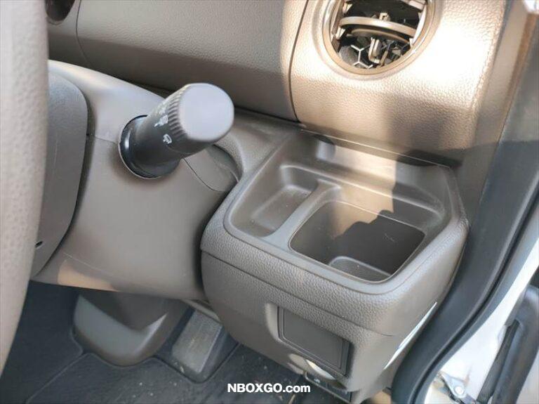 N-BOX(JF3)の収納/ドリンクホルダーはどこ？運転席や助手席に小物や飲み物をスッキリ置けて便利 - NBOXGO.com